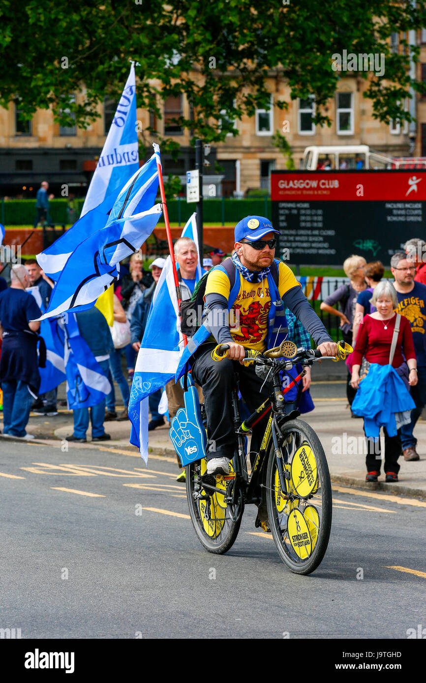 Group cycle scotland hi-res stock photography and images - Alamy