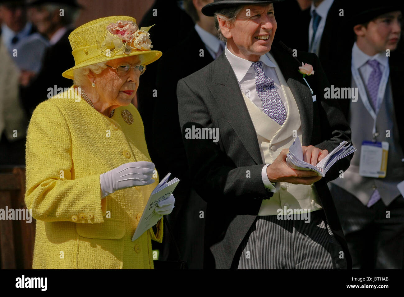 Hrh queen elizabeth 2 hi-res stock photography and images - Alamy