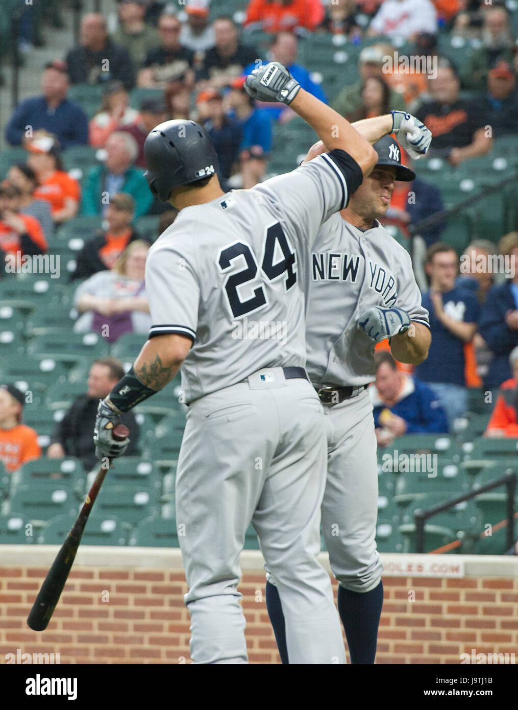 New York Yankees left fielder Brett Gardner (11) celebrates his lead ...