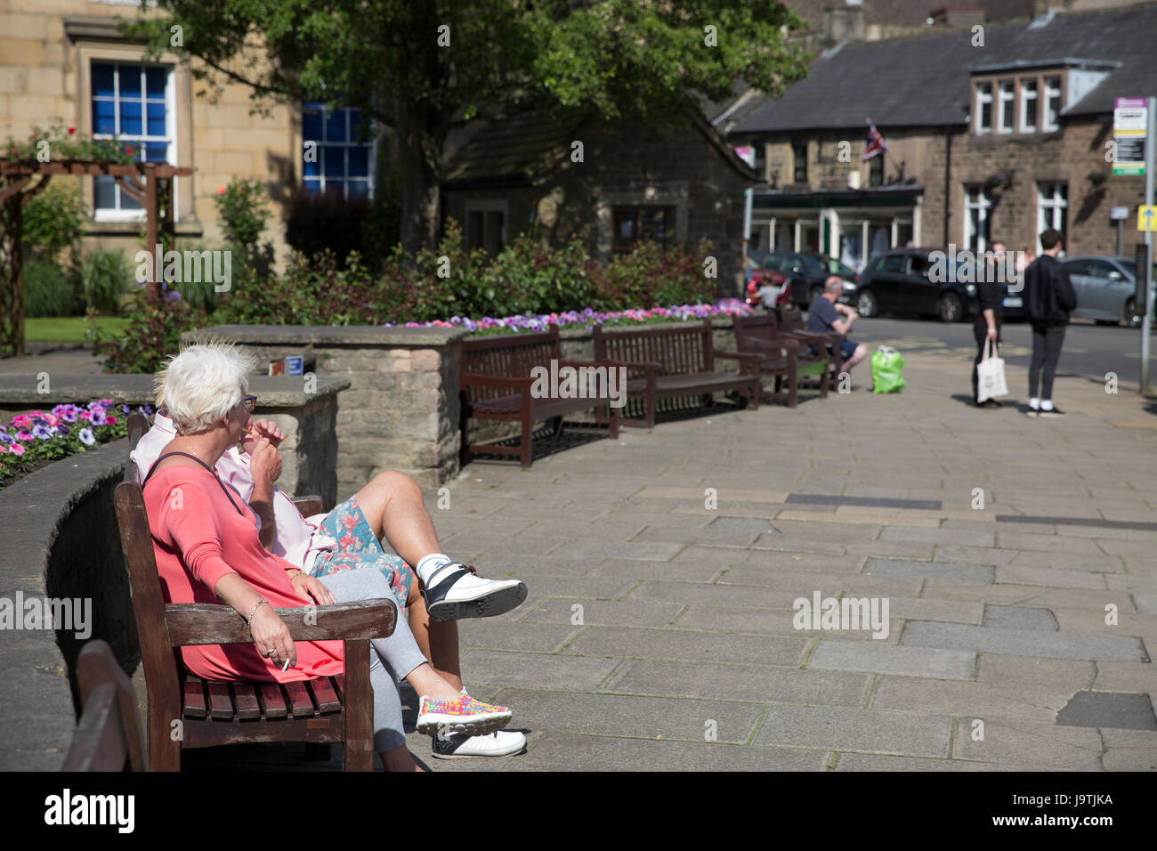 Bakewell, UK. 3rd June, 2017. Warm weather continues in Bakewell as ...
