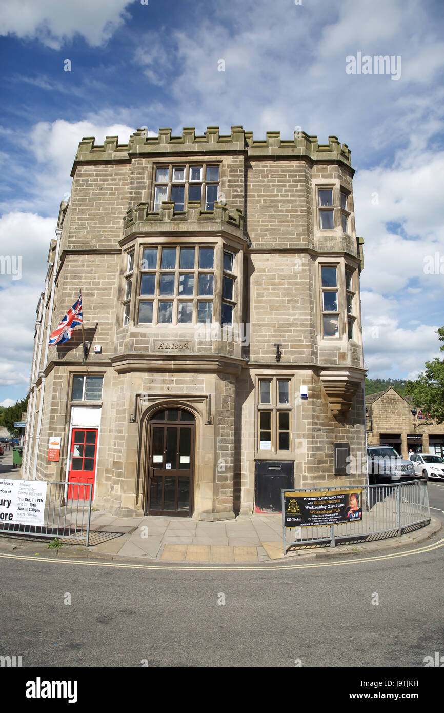 Bakewell, UK. 3rd June, 2017. Warm weather continues in Bakewell as ...