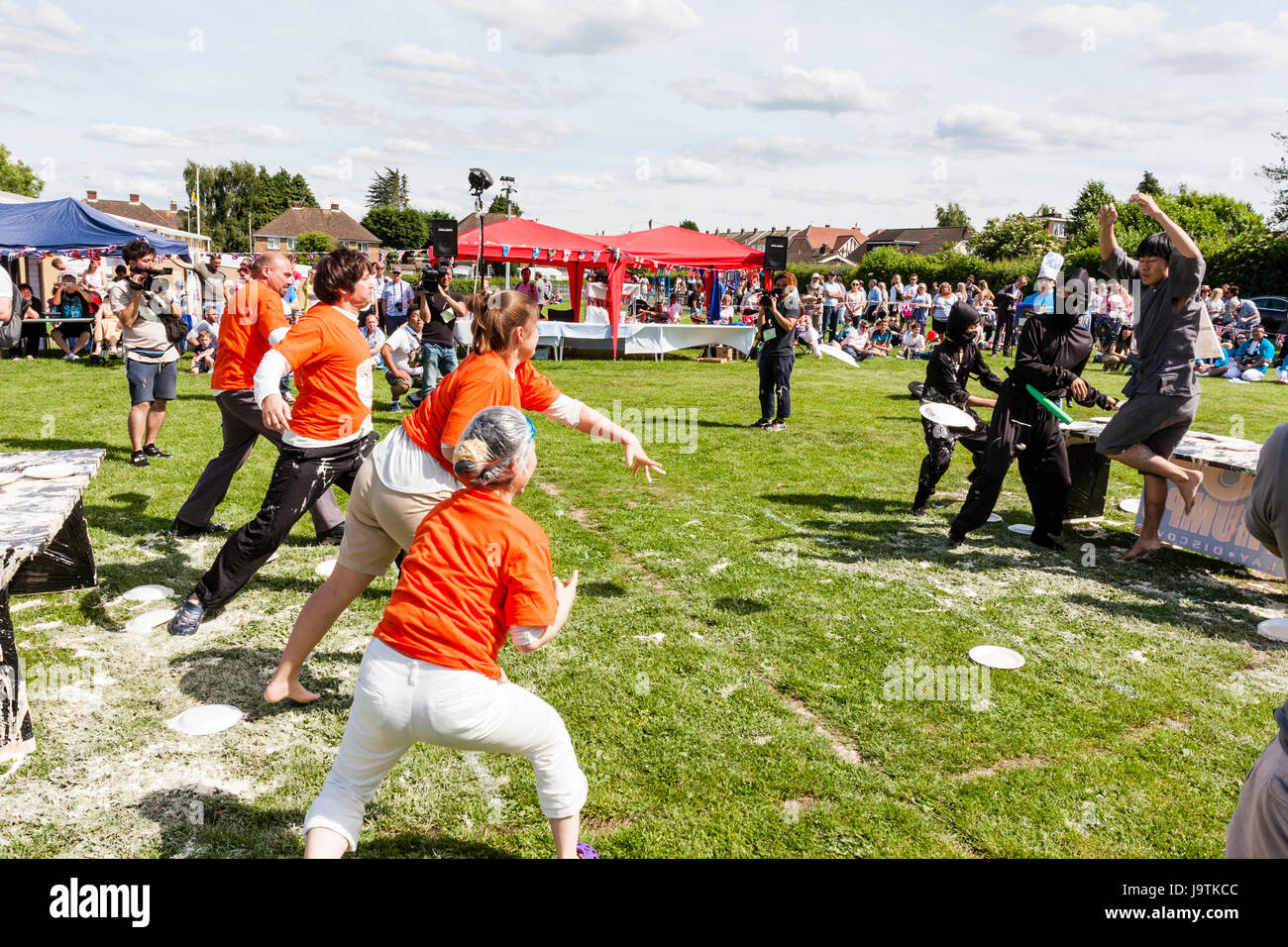 Pie fight hi-res stock photography and images - Alamy