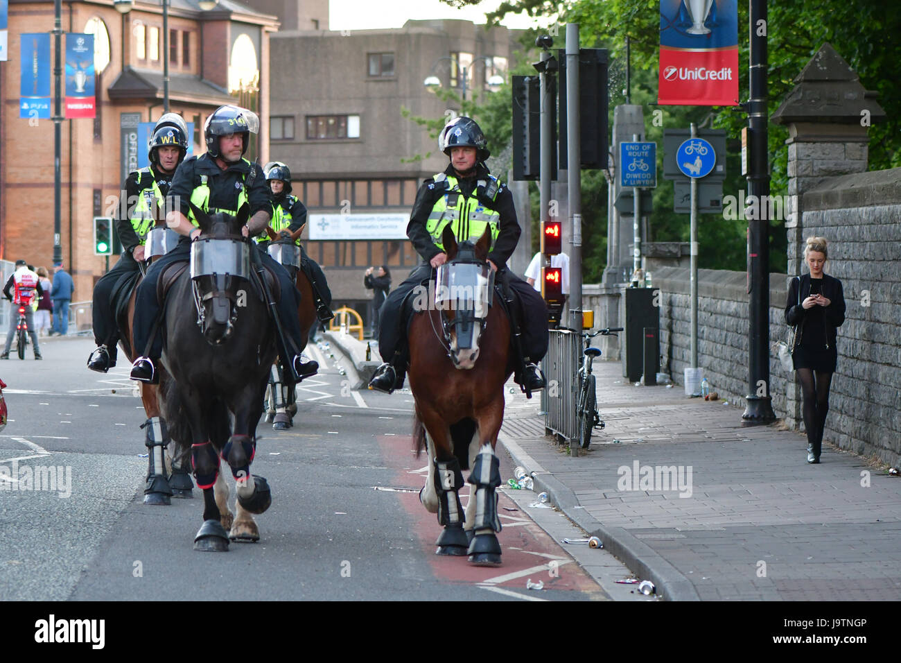 British mounted police hi-res stock photography and images - Alamy