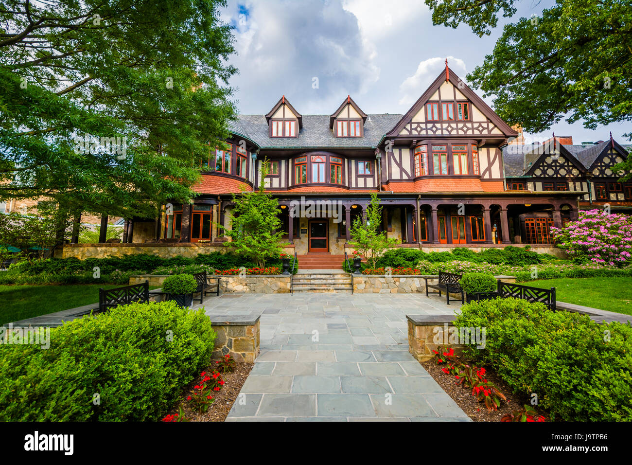 The Francis Xavier Knott Humanities Center at Loyola University ...