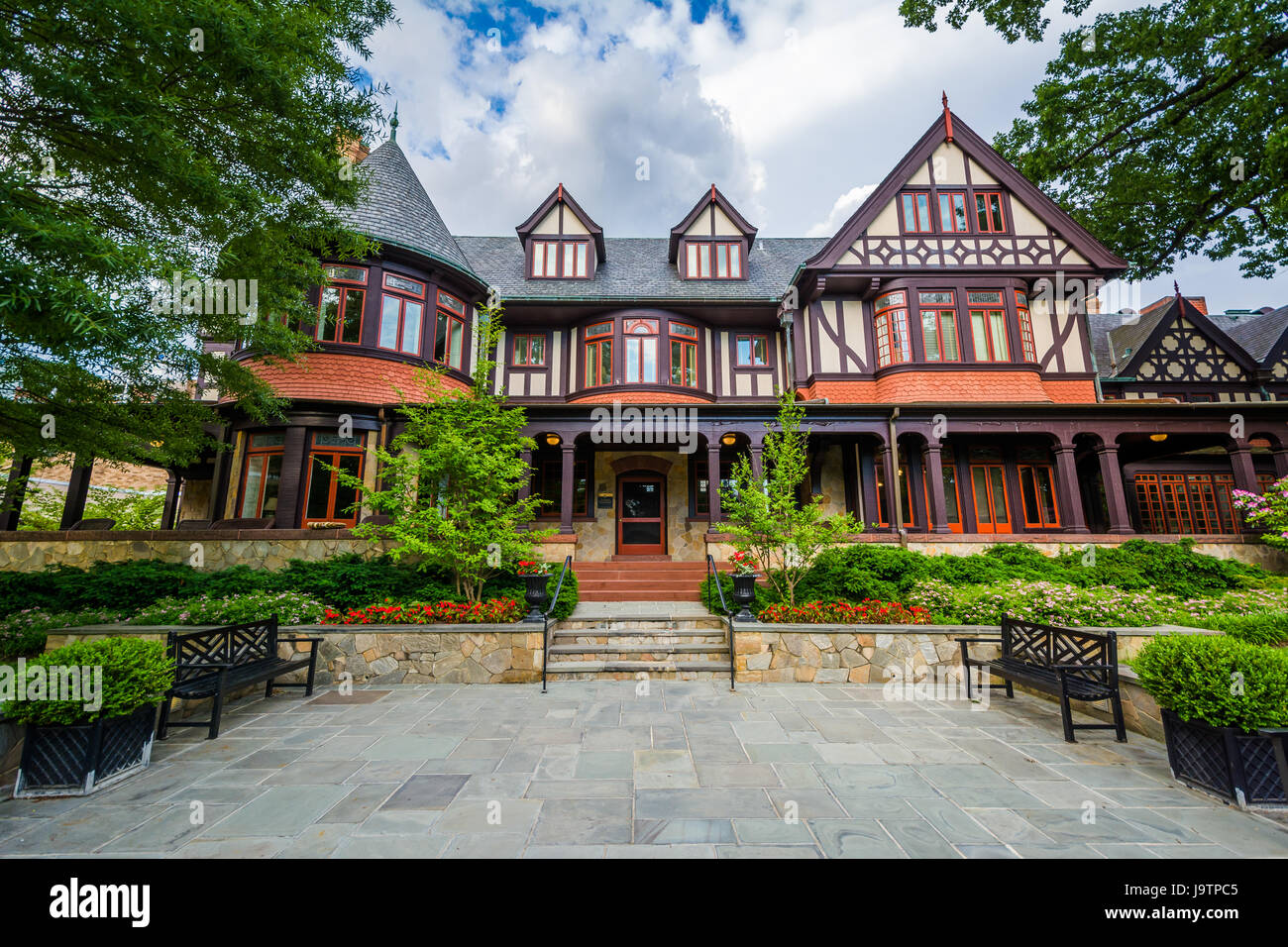 The Francis Xavier Knott Humanities Center at Loyola University ...
