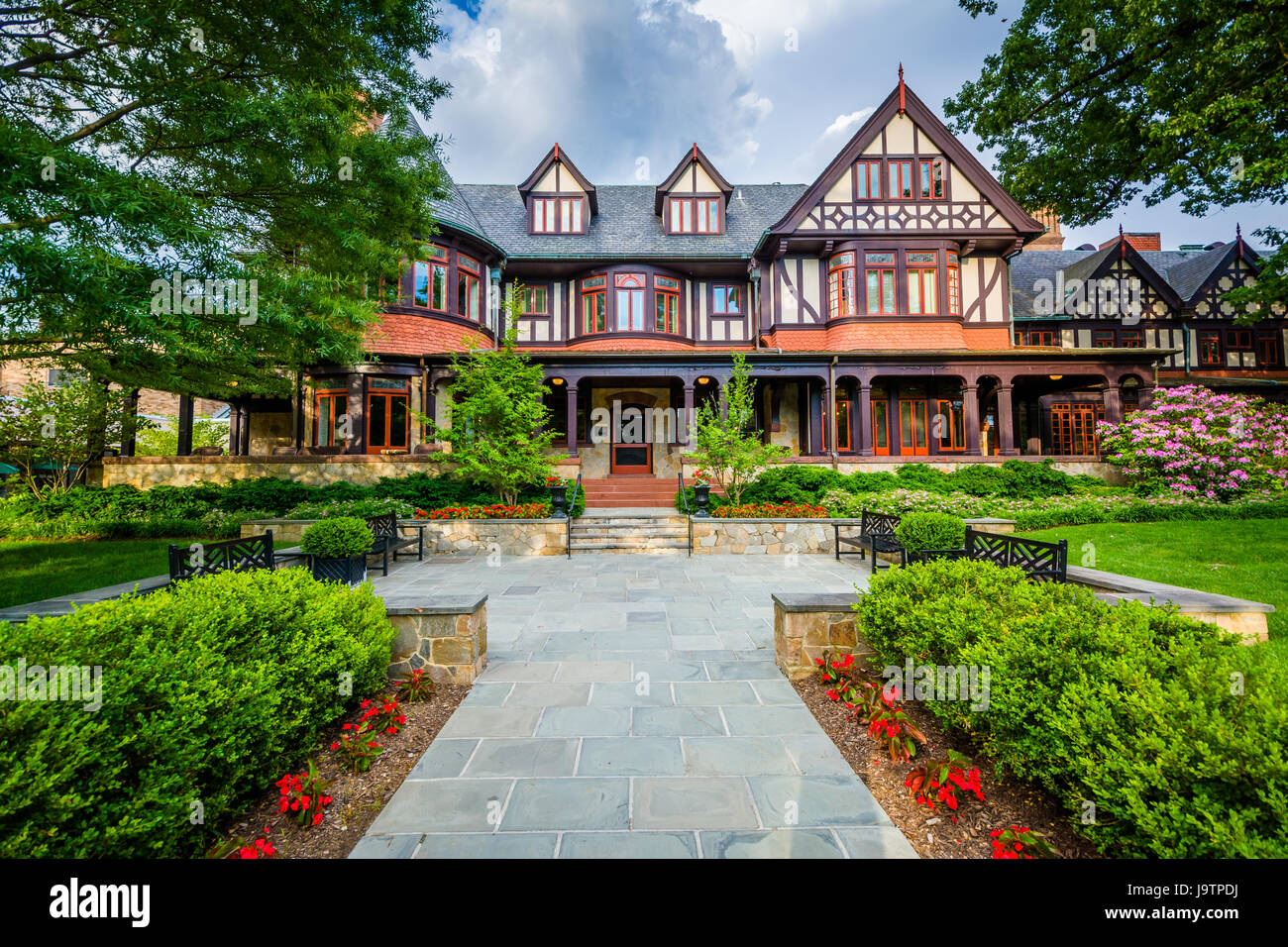 The Francis Xavier Knott Humanities Center at Loyola University ...