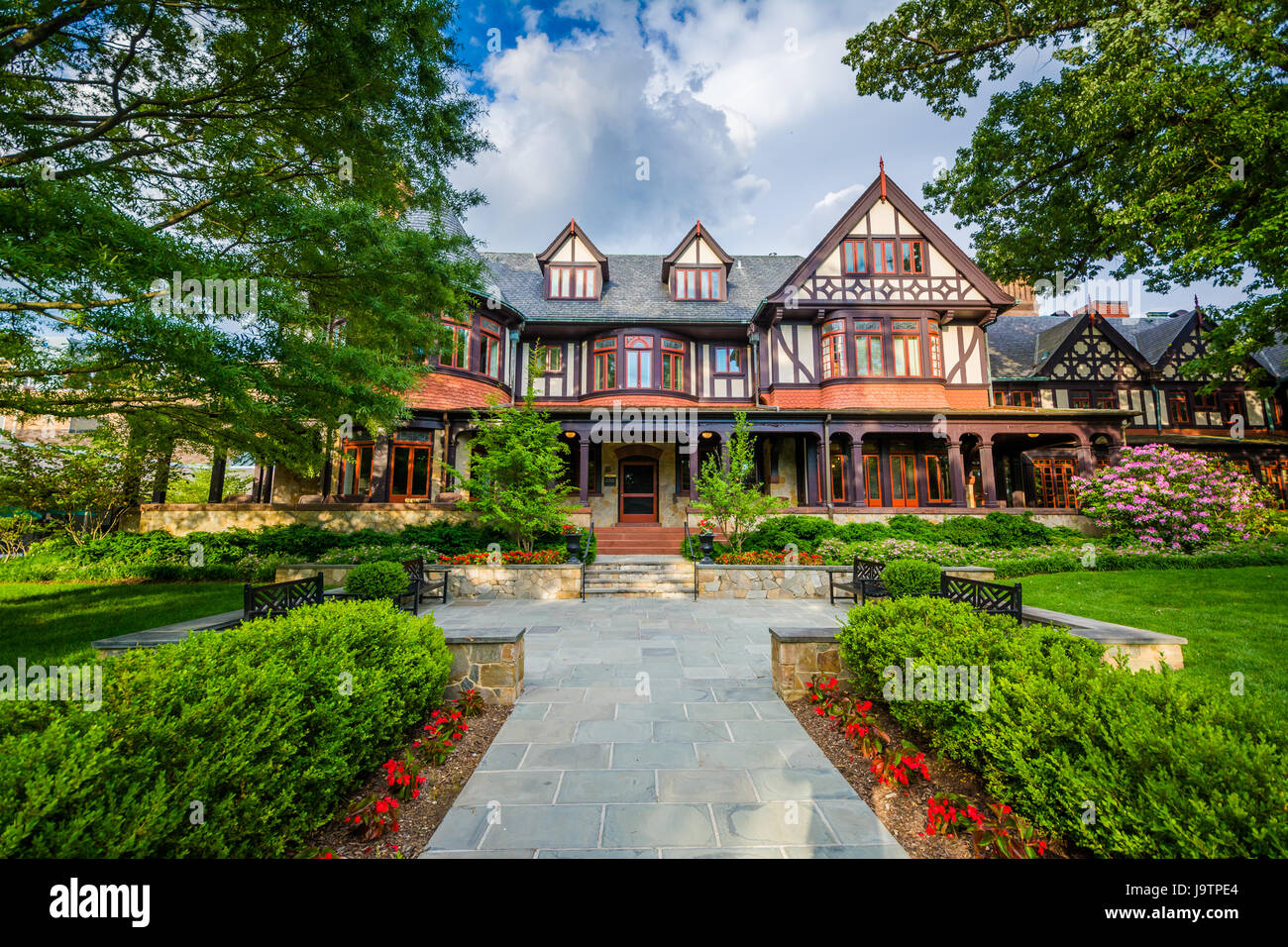The Francis Xavier Knott Humanities Center at Loyola University ...