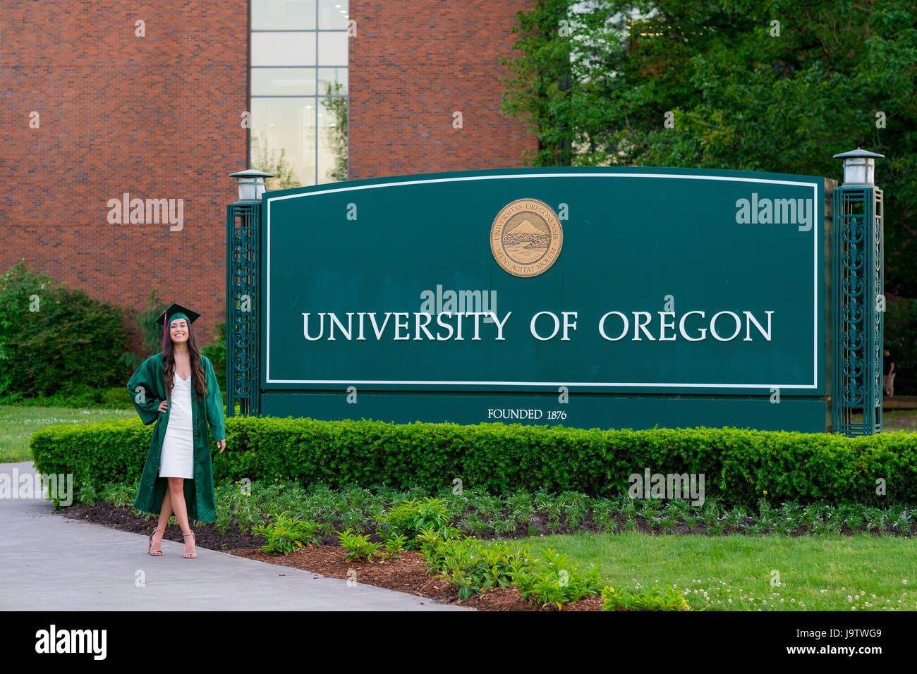 University of Oregon Female College Grad Stock Photo - Alamy