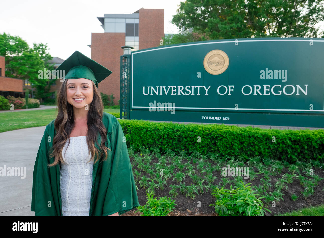 University of Oregon Female College Grad Stock Photo - Alamy