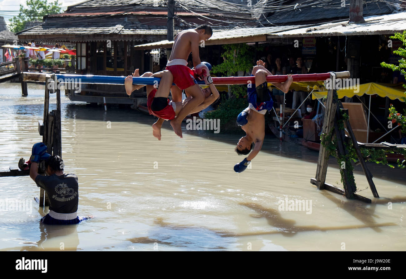 PATTATA THAILAND OCTOBER 4: Unidentified men fight for ocean boxing in ...