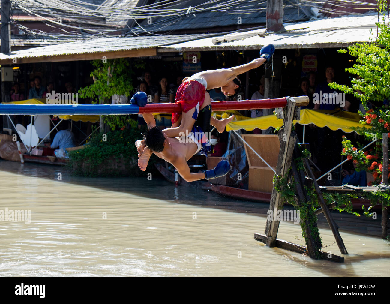 Boy thai boxing hi-res stock photography and images - Alamy