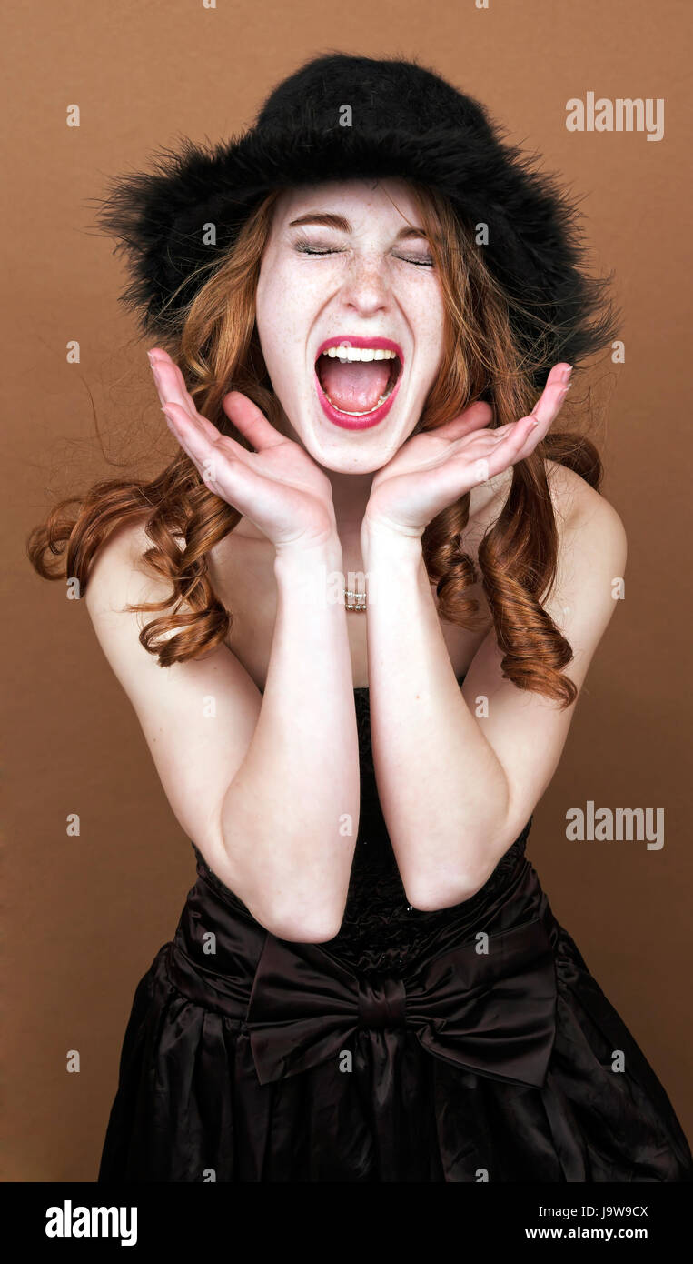 young woman screaming Stock Photo - Alamy
