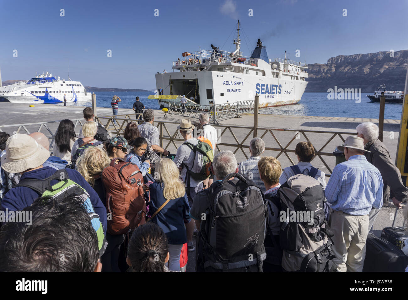 Waiting to board ferry hi-res stock photography and images - Alamy