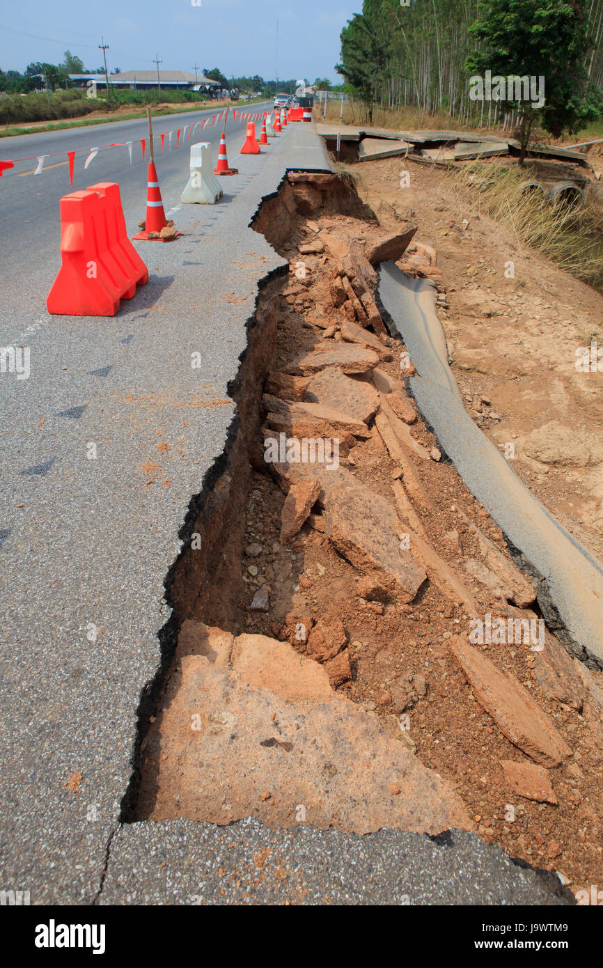 cutting surface of asphalt road inner structure scouring by water flood ...