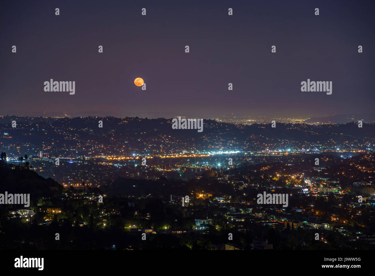 Los angeles skyline high rise hi-res stock photography and images - Alamy