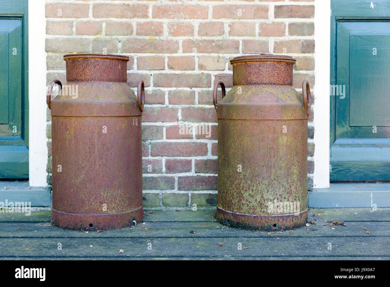 Old fashioned butter churn hi-res stock photography and images - Alamy