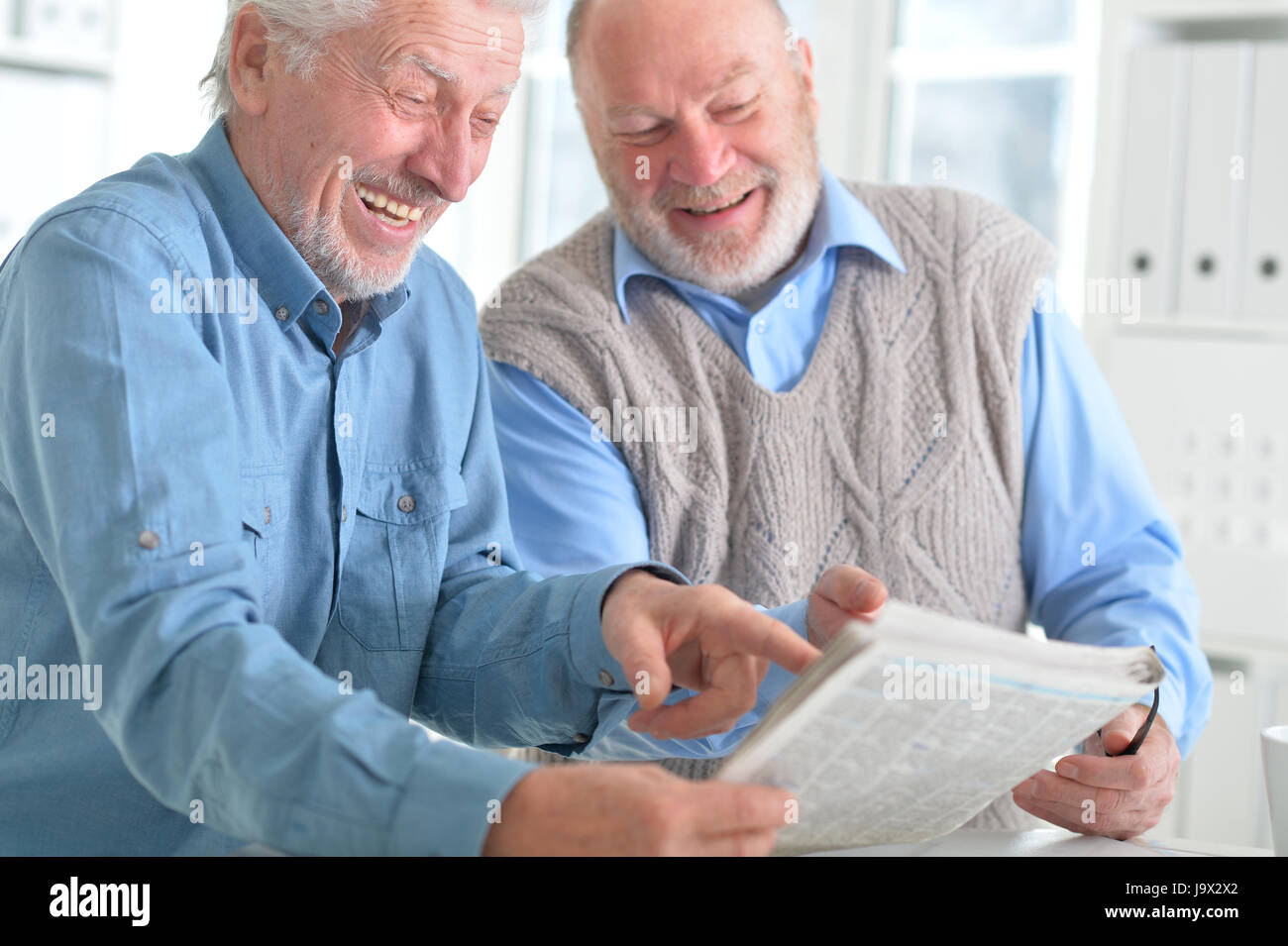 Family discussion at table hi-res stock photography and images - Alamy