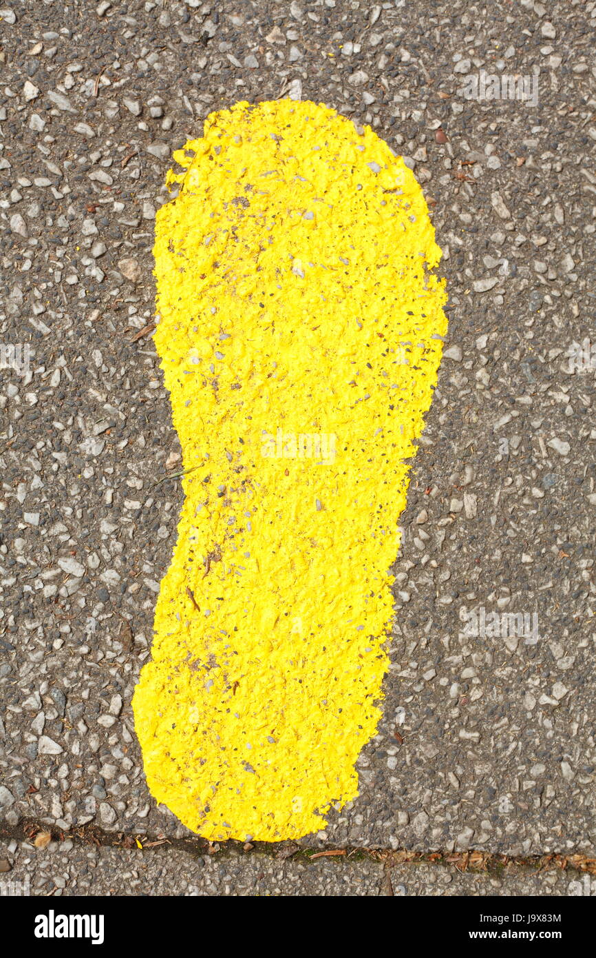 Yellow Street Mark Footprints Stock Photo - Alamy