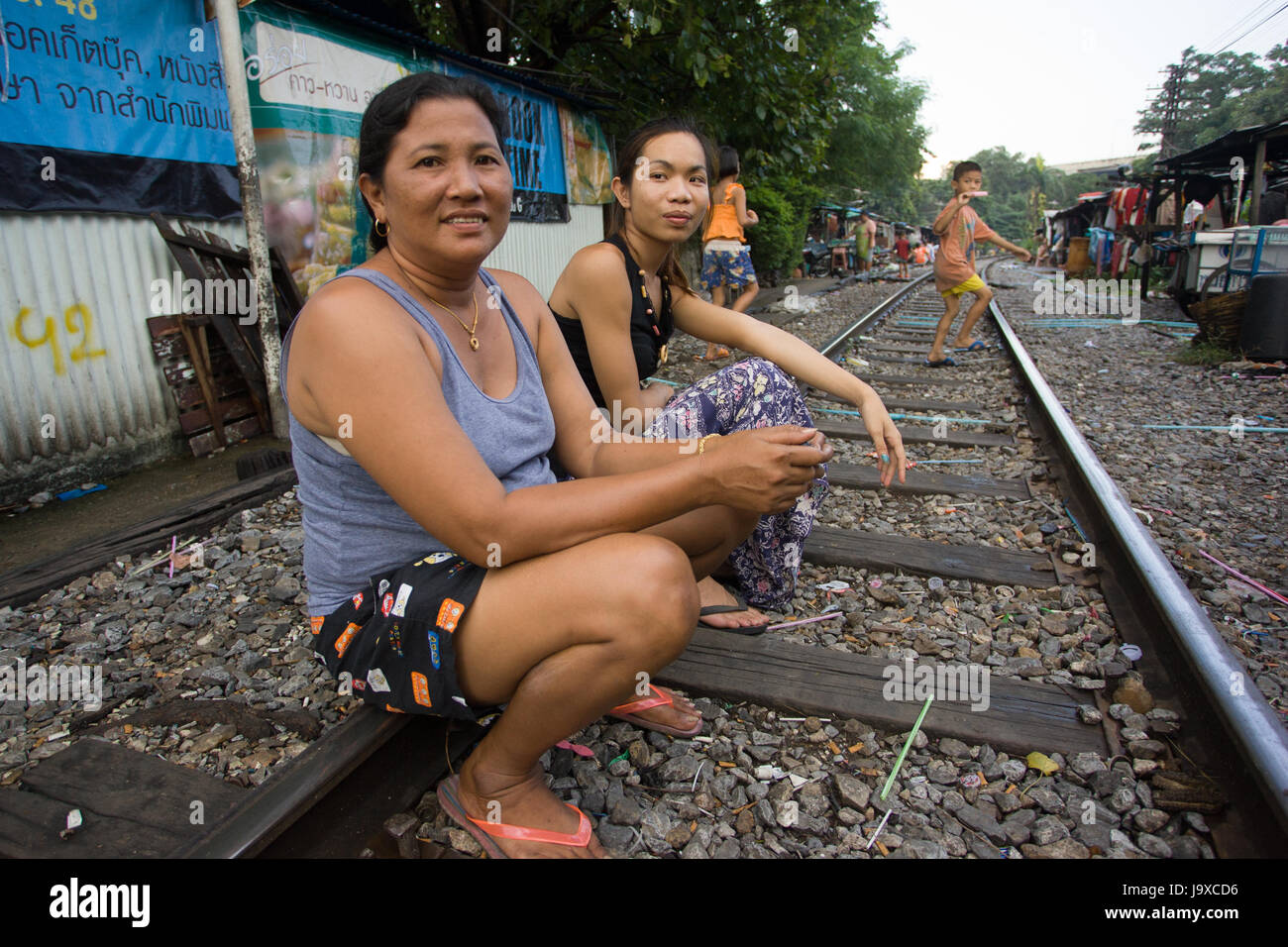 Bangkok poverty railway hi-res stock photography and images - Alamy
