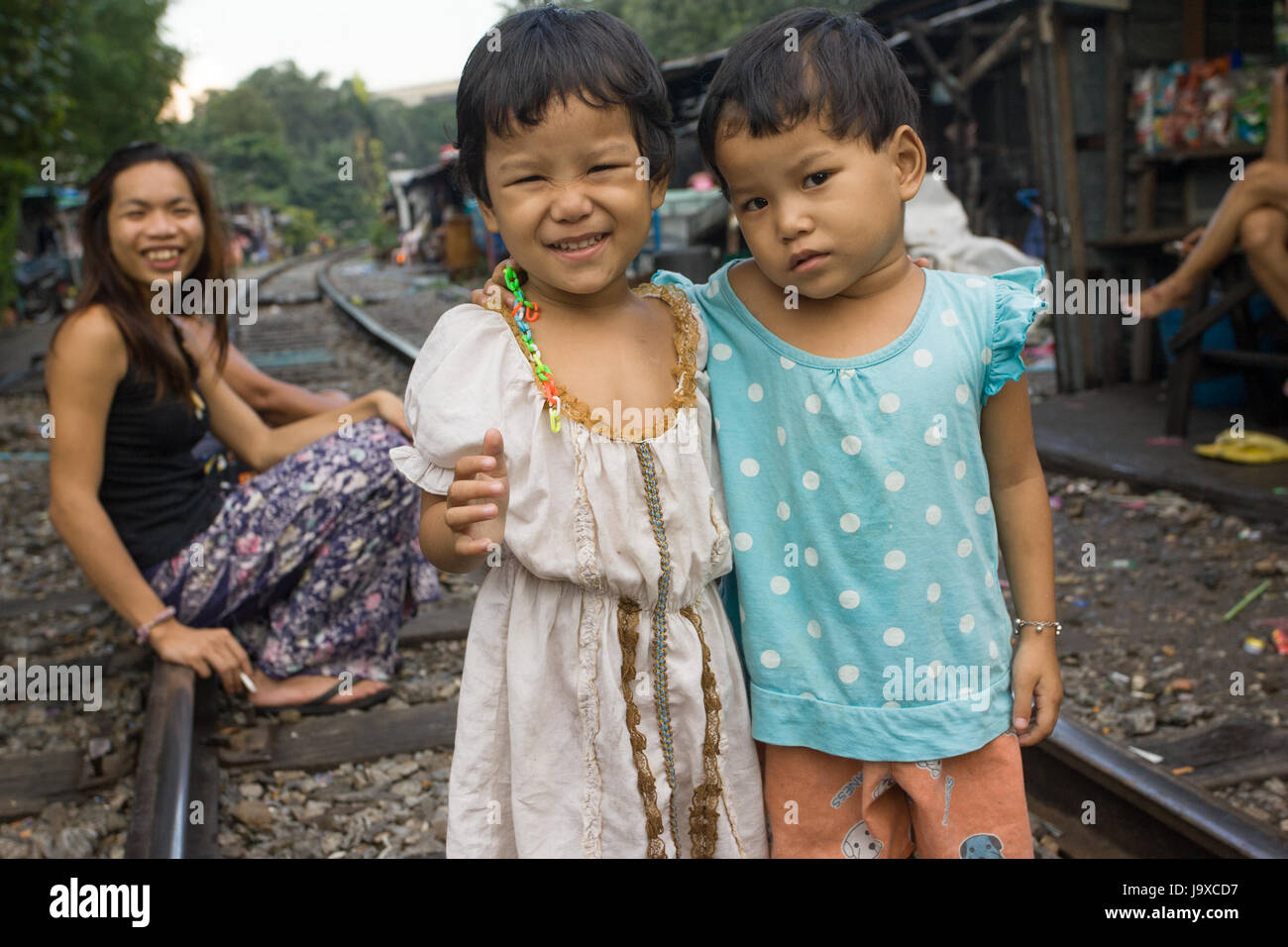 Bangkok poverty railway hi-res stock photography and images - Alamy