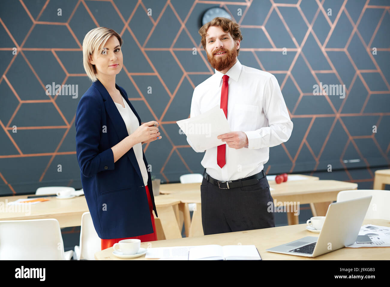 News anchor camera hi-res stock photography and images - Alamy