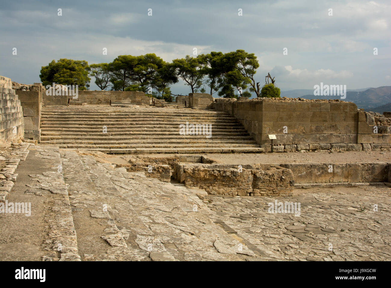 Phaistos was an Minoan palace and city iin southern central Crete with ...