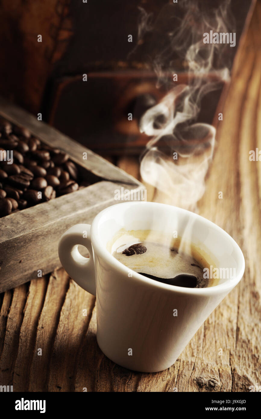 Smoking and drinking coffee hi-res stock photography and images - Alamy