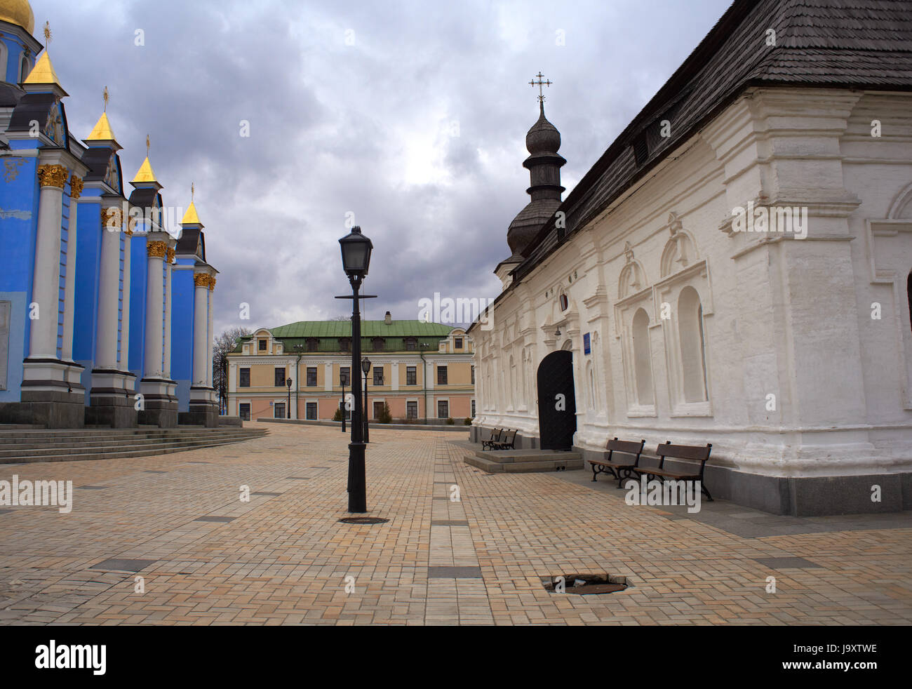 monastery, style of construction, architecture, architectural style ...