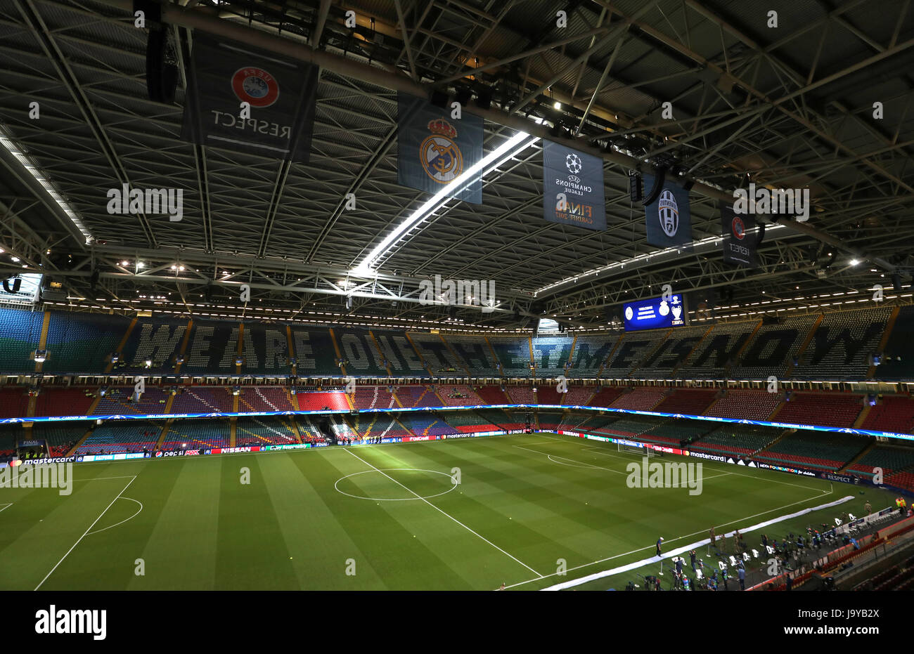 Principality stadium roof hi-res stock photography and images - Alamy