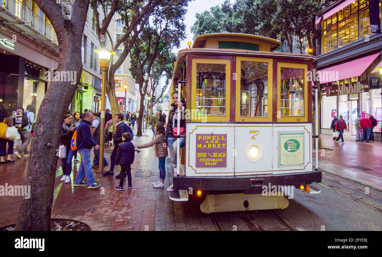 The famous Cable Car in San Francisco - SAN FRANCISCO - CALIFORNIA ...
