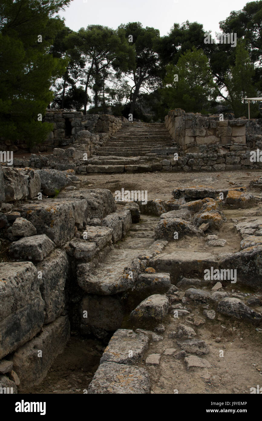 Agia Triada was an Minoan villa and city iin southern central Crete ...