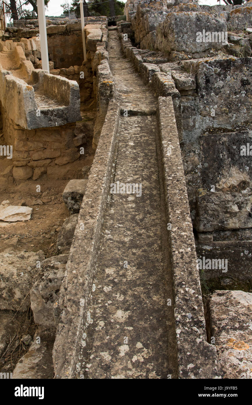 Minoan plumbing hi-res stock photography and images - Alamy