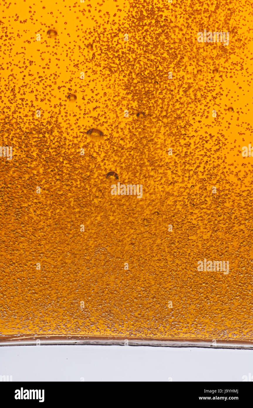 Bubbles drop beer drunk backdrop hi-res stock photography and images ...