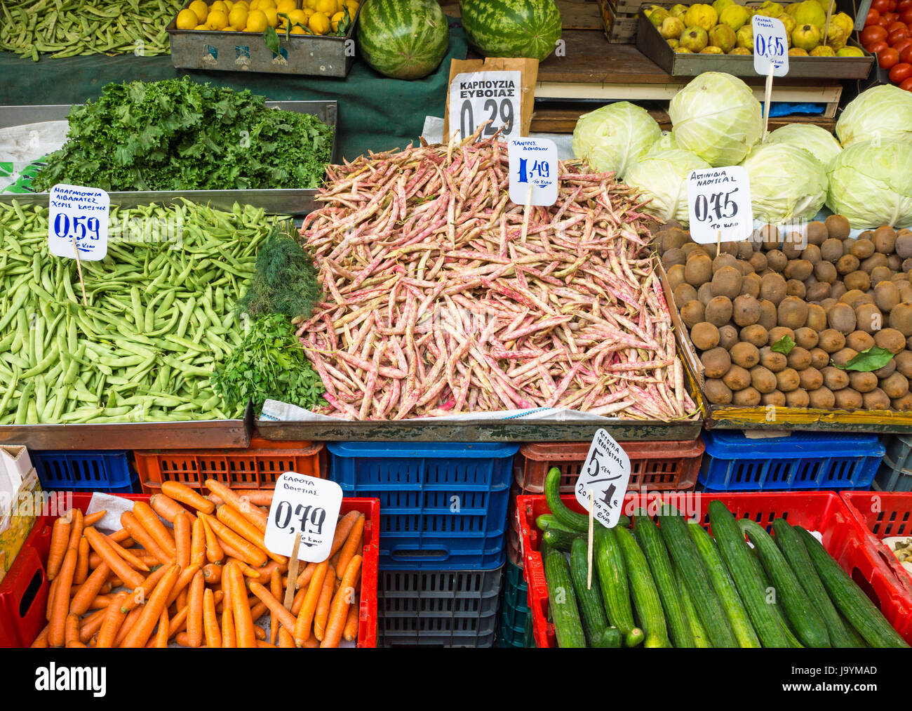 vegetable stall in the market Stock Photo - Alamy