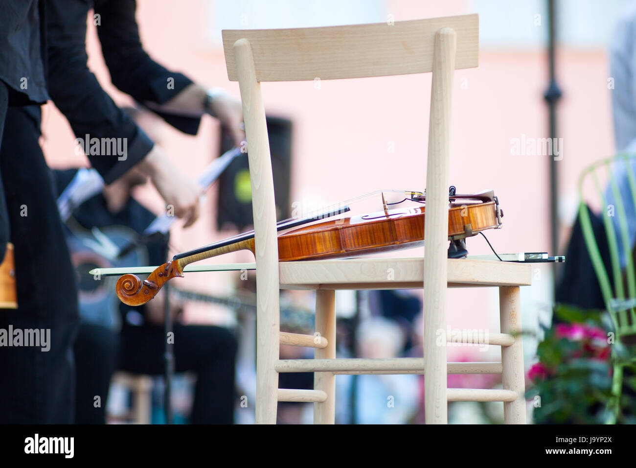 wait, waiting, concert, music, musical instrument, violin, stringed ...