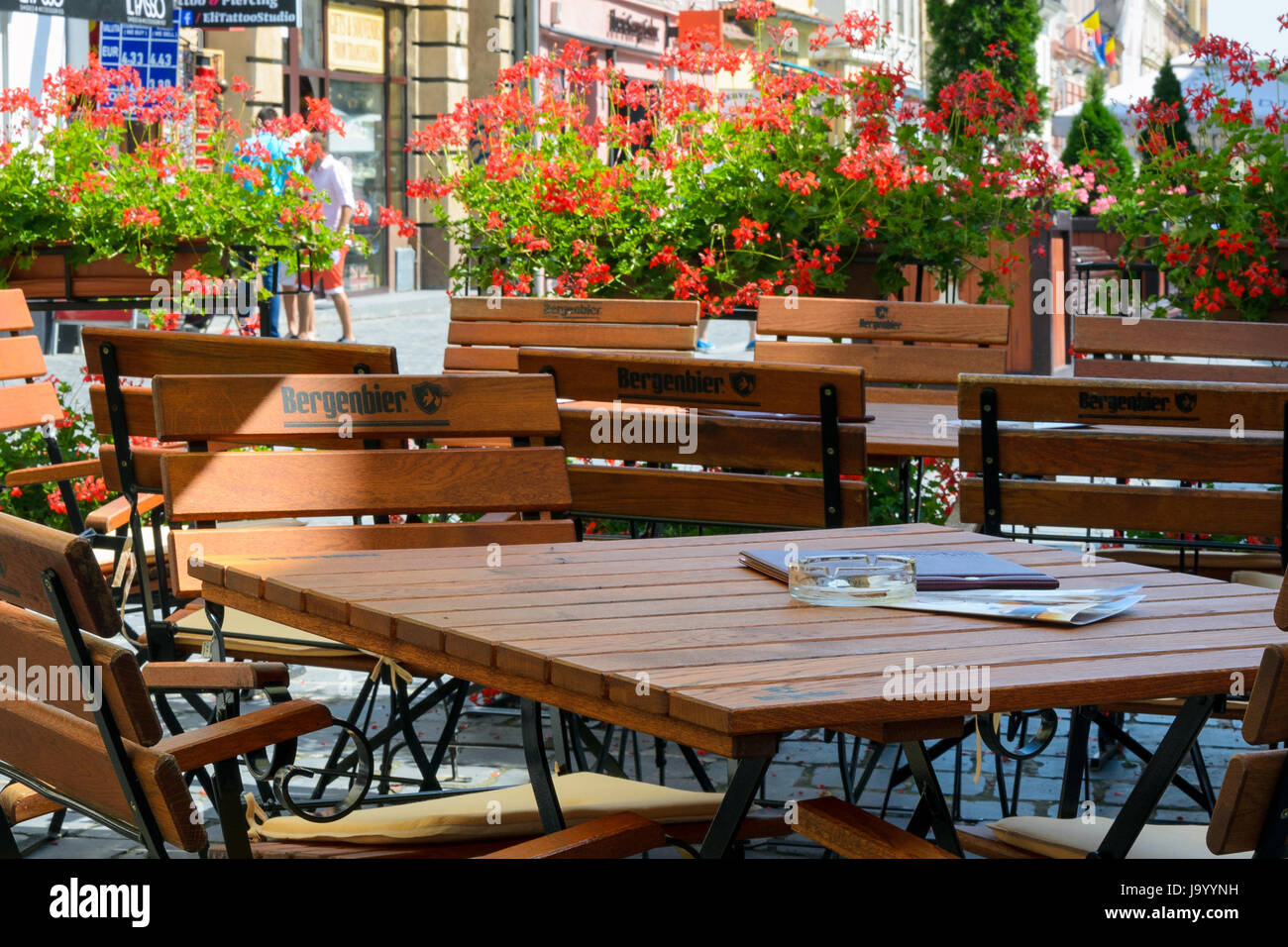 Romania flowers table hi-res stock photography and images - Alamy