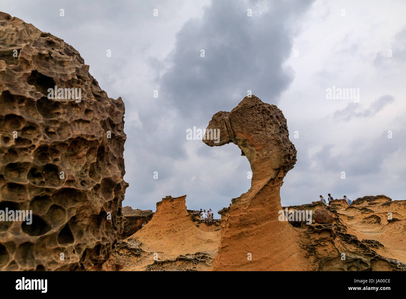 Taiwan queens head rock formation hi-res stock photography and images ...