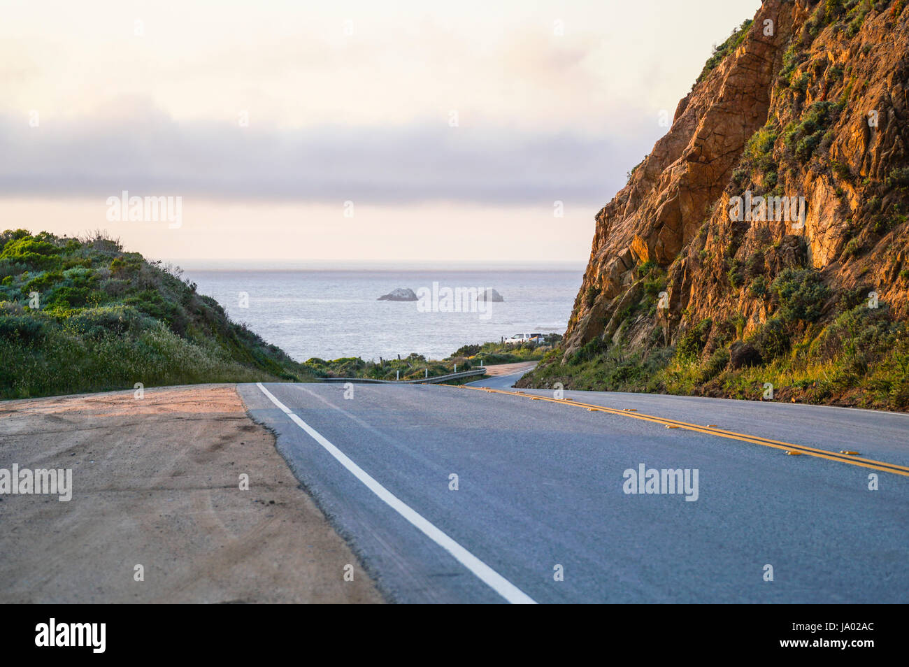 Highway No 1 at the Pacific Coast Stock Photo - Alamy