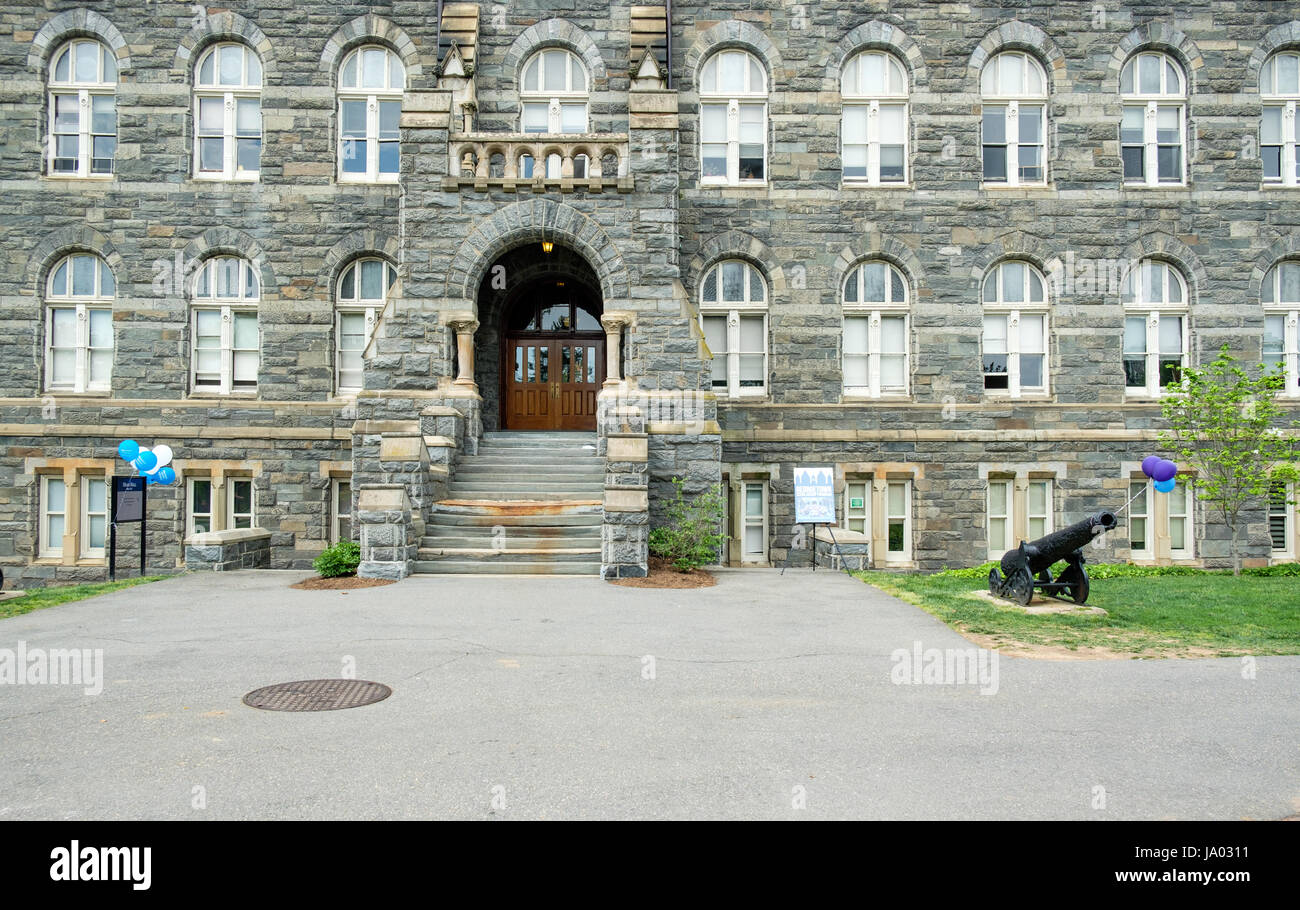 University administration office hi-res stock photography and images ...