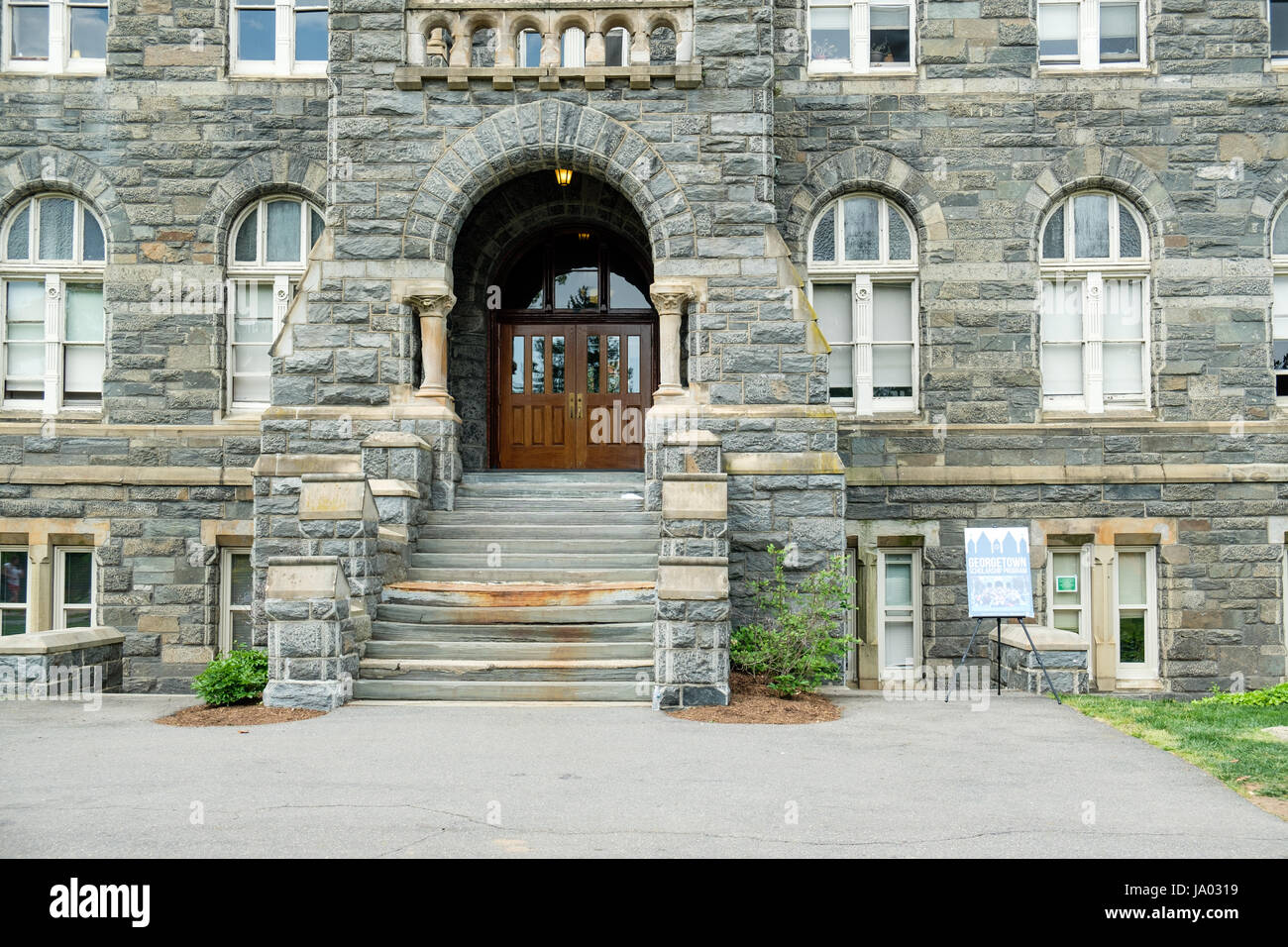 University tours hi-res stock photography and images - Alamy