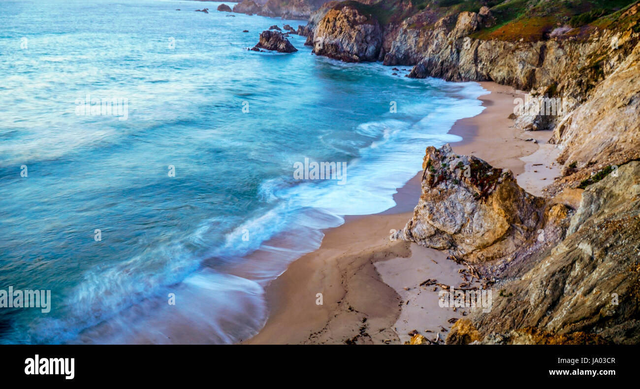 The beautiful cliffs of Big Sur at the Pacific coast after sunset Stock ...