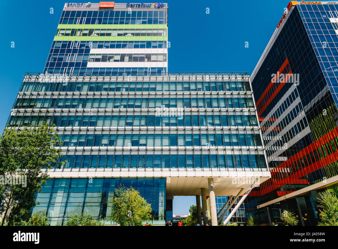BUCHAREST, ROMANIA - MAY 18, 2017: Modern Office Building In North ...