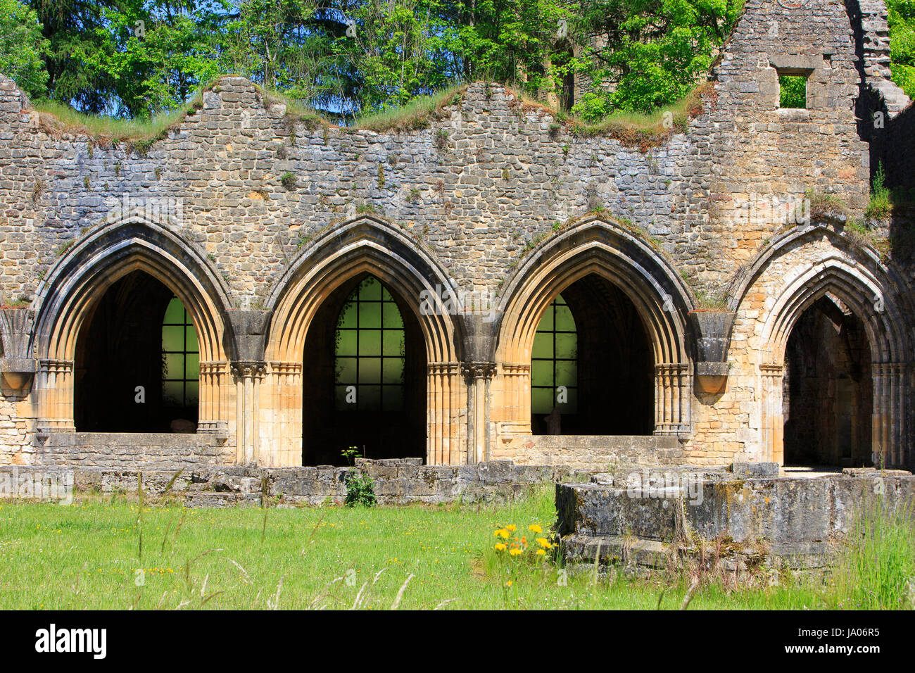 12th century or c12 medieval monastic ruins hi-res stock photography ...