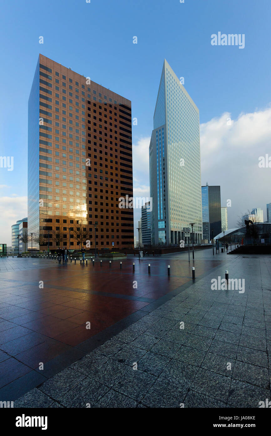 La Defense financial district in Paris Stock Photo - Alamy