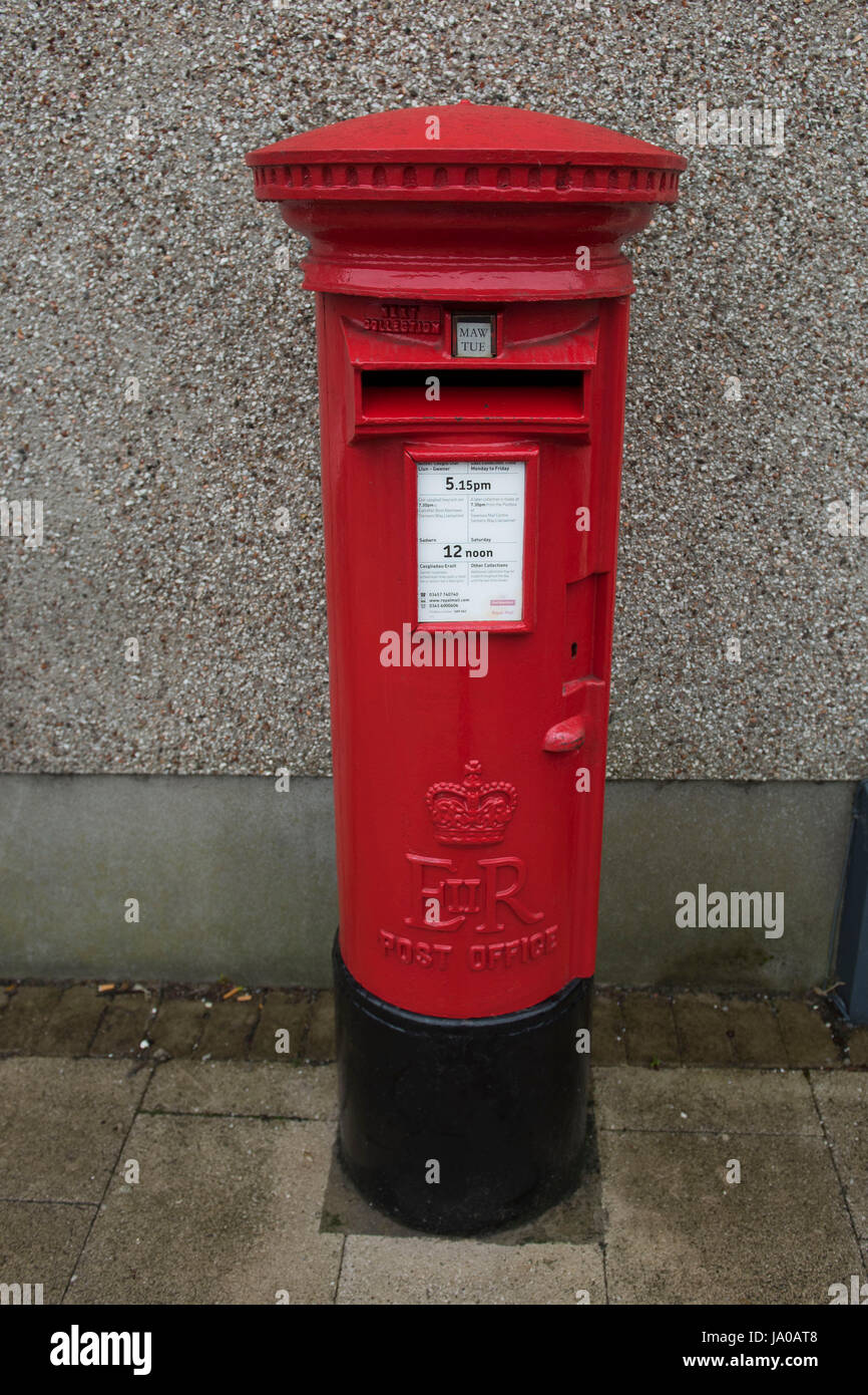 A Red Royal Mail Post Box Stock Photo - Alamy