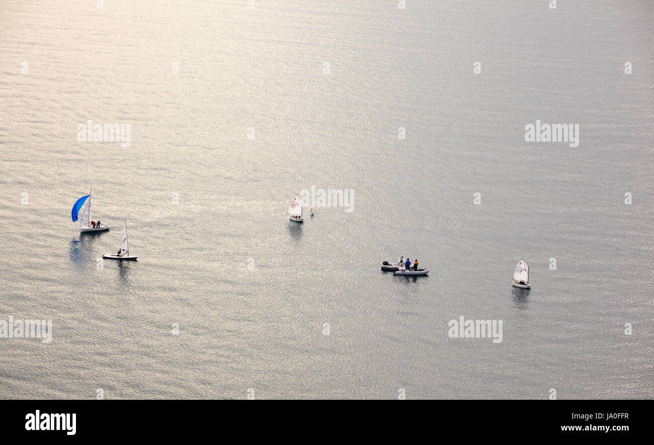 Ocean boat racing hi-res stock photography and images - Alamy