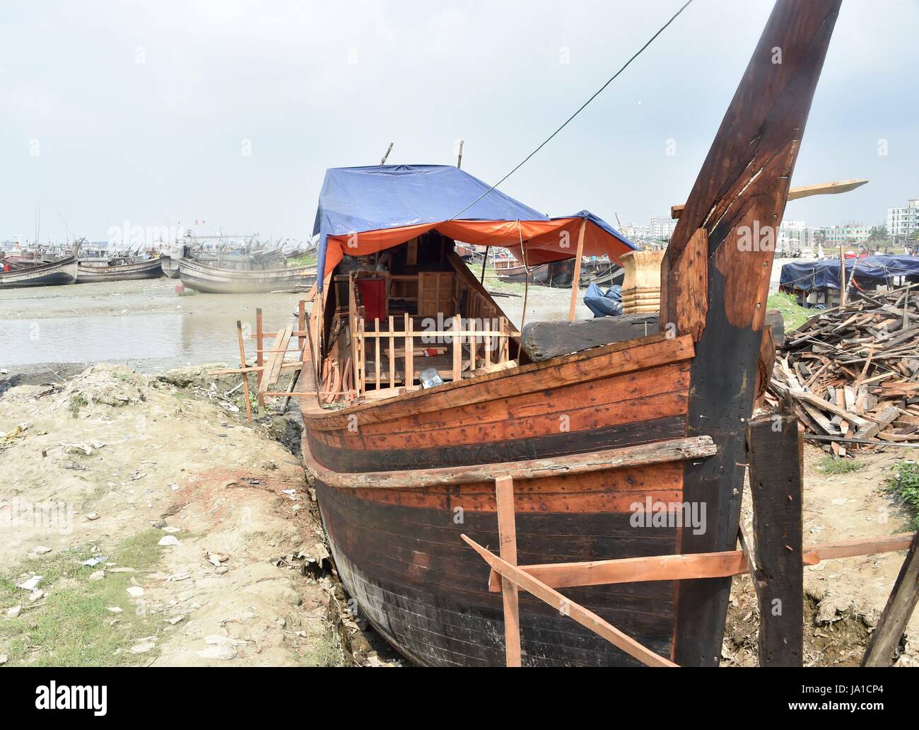 Bangladesh boats hi-res stock photography and images - Alamy