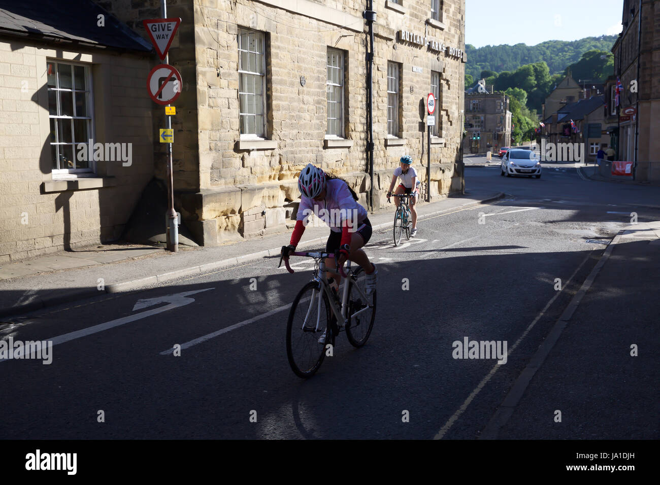 Bakewell, UK. 4th June, 2017. Glorious Blue skies over Bakewell in ...