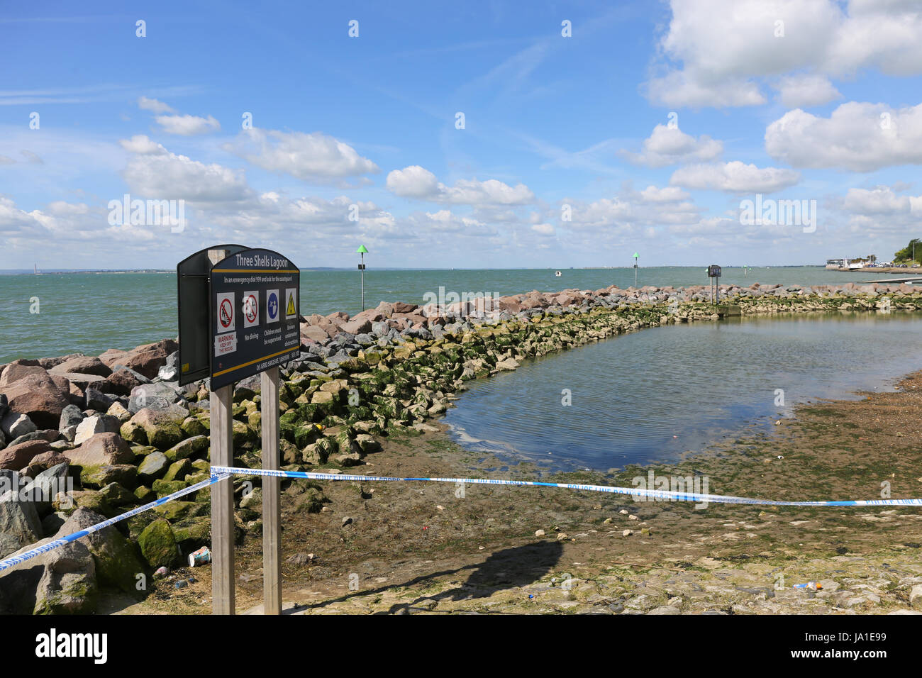 Three shells southend hi-res stock photography and images - Alamy