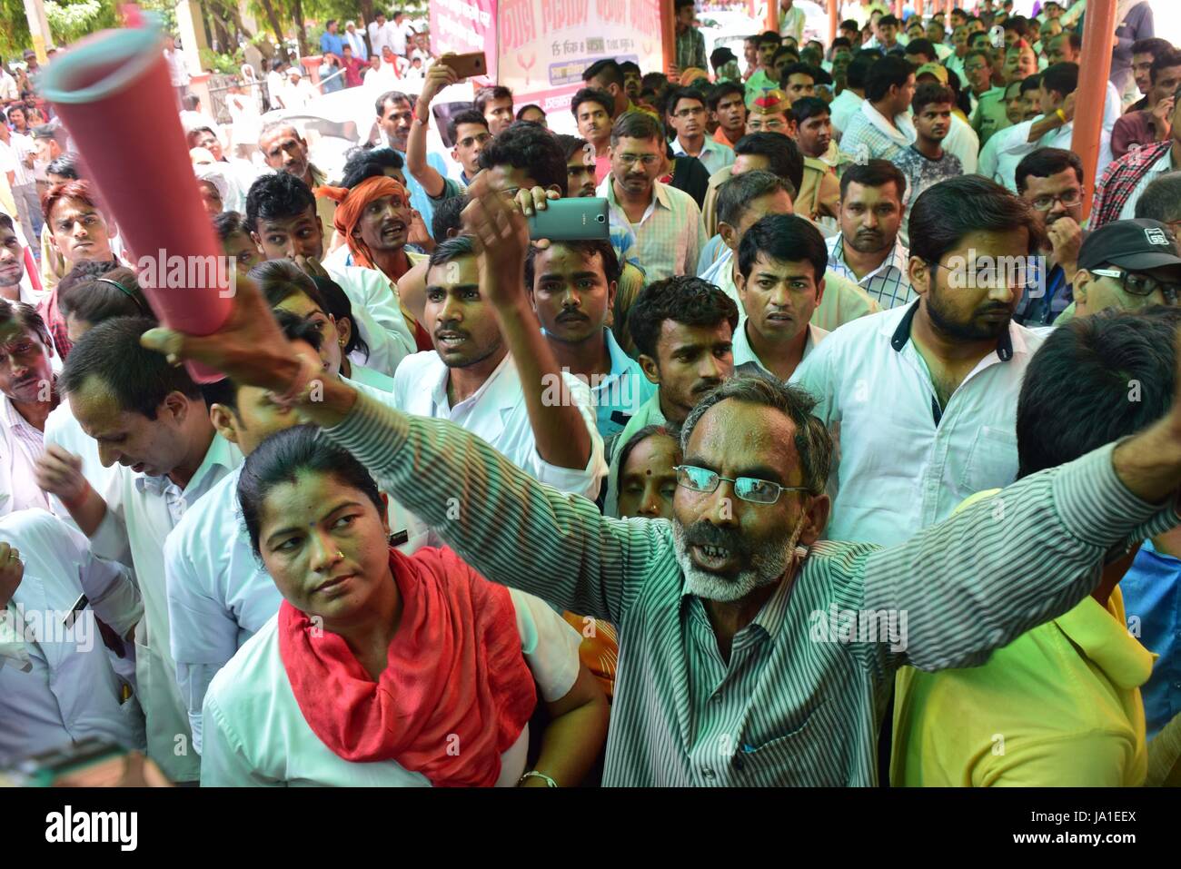 Allahabad, Uttar Pradesh, India. 4th June, 2017. People gather out side ...